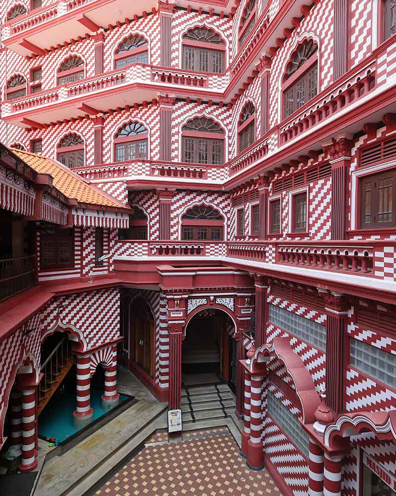 Red Mosque | Attractions in Colombo | Love Sri Lanka